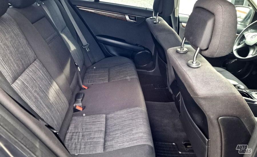 Grey Mercedes-Benz c-220 2007 in Kretinga, with an engine capacity of 2.20 L and mileage of 205 thousand km for 5199 €, photo 24 on AUTOMOTO.COM.LV