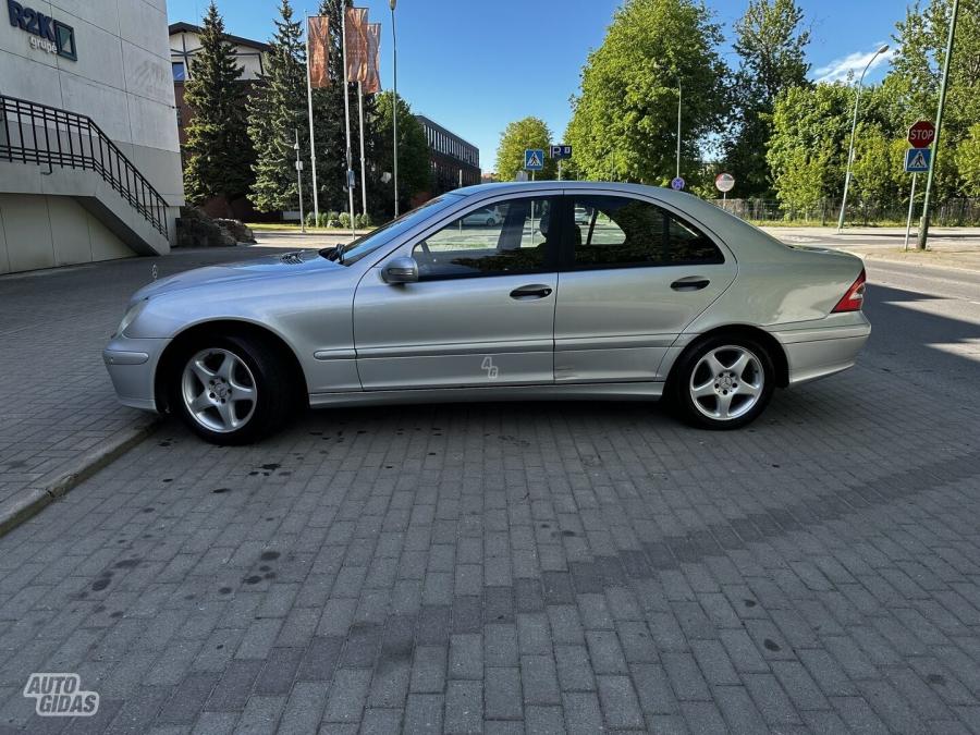 Pelēks Mercedes-Benz c-220 2007 Klaipėda, ar dzinēja tilpumu 2.20 L un nobraukumu 307 tūkst. km par 2700 €, foto 3 vietnē AUTOMOTO.COM.LV