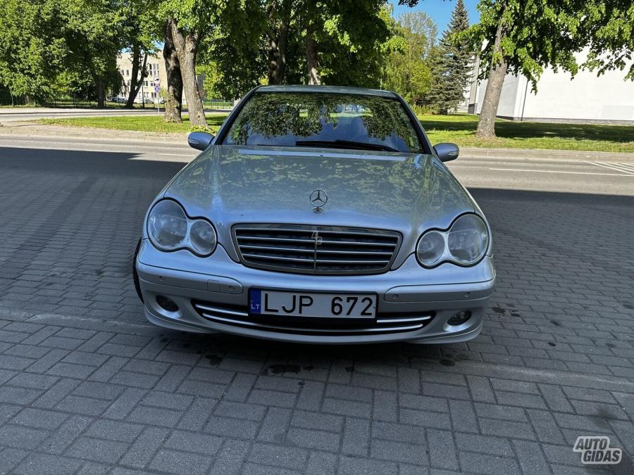 Pelēks Mercedes-Benz c-220 2007 Klaipėda, ar dzinēja tilpumu 2.20 L un nobraukumu 307 tūkst. km par 2700 €, foto 4 vietnē AUTOMOTO.COM.LV