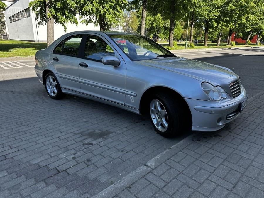 Pelēks Mercedes-Benz c-220 2007 Klaipėda, ar dzinēja tilpumu 2.20 L un nobraukumu 307 tūkst. km par 2700 €, foto 5 vietnē AUTOMOTO.COM.LV