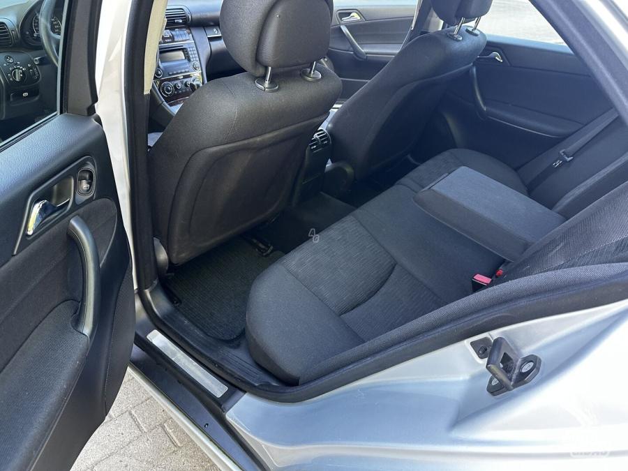 Grey Mercedes-Benz c-220 2007 in Klaipeda, with an engine capacity of 2.20 L and mileage of 307 thousand km for 2700 €, photo 12 on AUTOMOTO.COM.LV