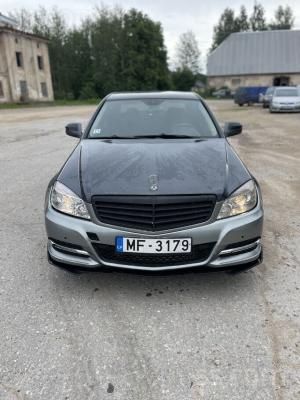 Grey Mercedes-Benz c-220 2007 in Jekabpils, with an engine capacity of 2.20 L and mileage of 380 thousand km for 1900 €, photo  on AUTOMOTO.COM.LV