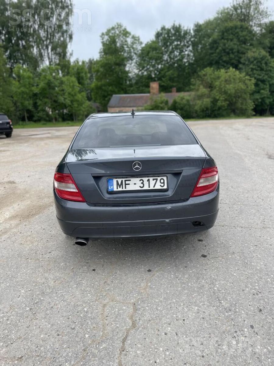 Grey Mercedes-Benz c-220 2007 in Jekabpils, with an engine capacity of 2.20 L and mileage of 380 thousand km for 1900 €, photo 6 on AUTOMOTO.COM.LV