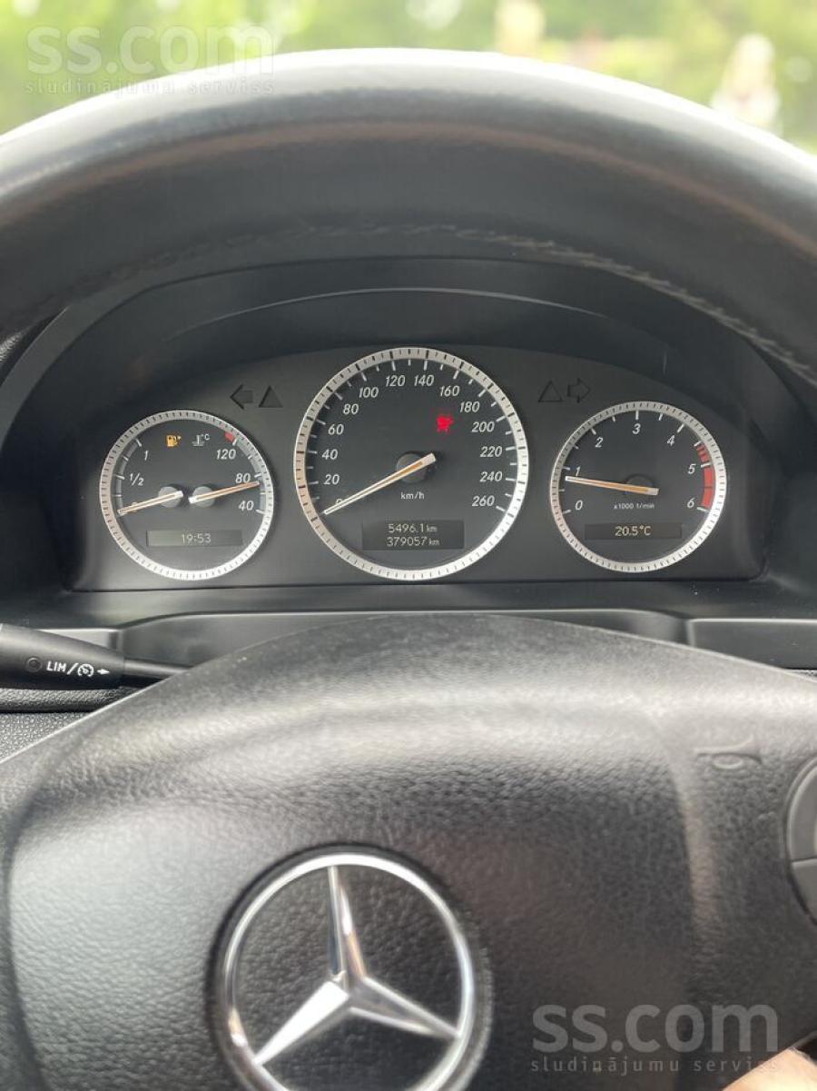 Grey Mercedes-Benz c-220 2007 in Jekabpils, with an engine capacity of 2.20 L and mileage of 380 thousand km for 1900 €, photo 8 on AUTOMOTO.COM.LV