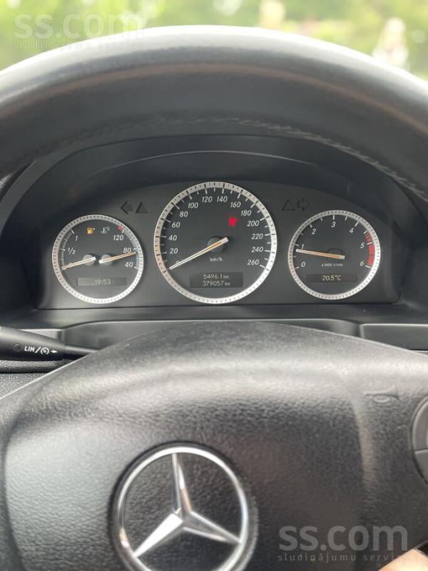Grey Mercedes-Benz c-220 2007 in Jekabpils, with an engine capacity of 2.20 L and mileage of 380 thousand km for 1900 €, photo 7 on AUTOMOTO.COM.LV