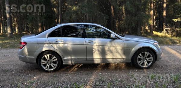 Pelēks Mercedes-Benz c-220 2007 Valmiera, ar dzinēja tilpumu 2.20 L un nobraukumu 354 tūkst. km par 4750 €, foto 5 vietnē AUTOMOTO.COM.LV