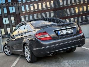 Pelēks Mercedes-Benz c-220 2007 Rīga, ar dzinēja tilpumu 2.10 L un nobraukumu 0 tūkst. km par 3250 €, foto 4 vietnē AUTOMOTO.COM.LV
