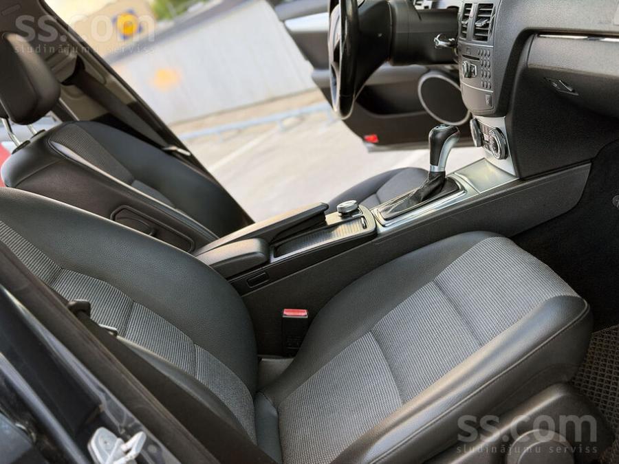 Pelēks Mercedes-Benz c-220 2007 Rīga, ar dzinēja tilpumu 2.10 L un nobraukumu 0 tūkst. km par 3250 €, foto 18 vietnē AUTOMOTO.COM.LV