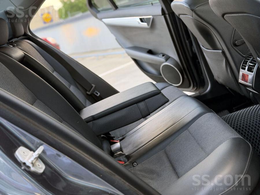 Pelēks Mercedes-Benz c-220 2007 Rīga, ar dzinēja tilpumu 2.10 L un nobraukumu 0 tūkst. km par 3250 €, foto 20 vietnē AUTOMOTO.COM.LV