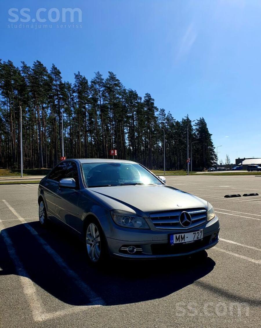 Pelēks Mercedes-Benz c-220 2007 Rīga, ar dzinēja tilpumu 2.20 L un nobraukumu 371 tūkst. km par 3600 €, foto 3 vietnē AUTOMOTO.COM.LV