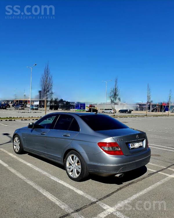 Grey Mercedes-Benz c-220 2007 in Riga, with an engine capacity of 2.20 L and mileage of 371 thousand km for 3600 €, photo 3 on AUTOMOTO.COM.LV