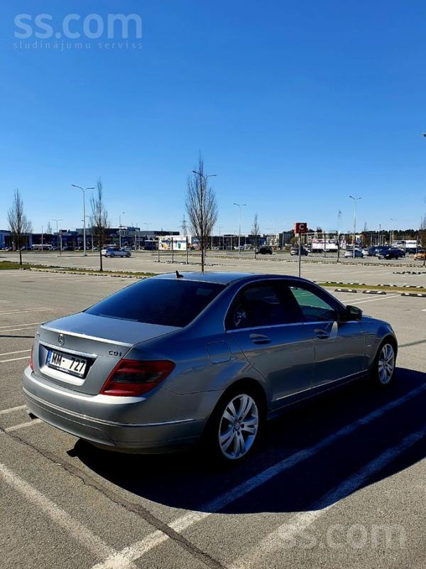 Grey Mercedes-Benz c-220 2007 in Riga, with an engine capacity of 2.20 L and mileage of 371 thousand km for 3600 €, photo 4 on AUTOMOTO.COM.LV