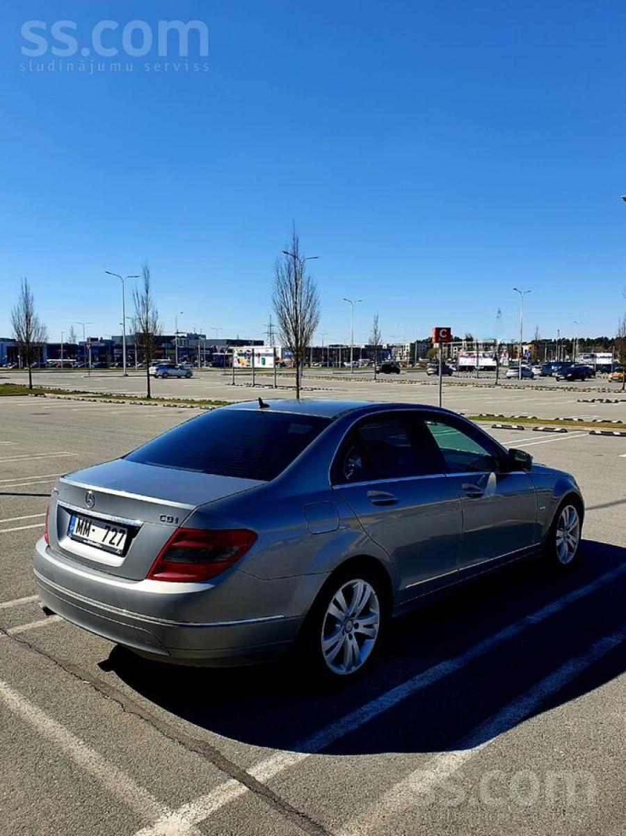 Pelēks Mercedes-Benz c-220 2007 Rīga, ar dzinēja tilpumu 2.20 L un nobraukumu 371 tūkst. km par 3600 €, foto 5 vietnē AUTOMOTO.COM.LV