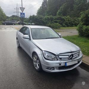 Grey Mercedes-Benz c-220 2007 in Vilnius, with an engine capacity of 2.15 L and mileage of 315 thousand km for 3000 €, photo 3 on AUTOMOTO.COM.LV