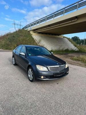 Pelēks Mercedes-Benz c-220 2007 Marijampole, ar dzinēja tilpumu 2.15 L un nobraukumu 330 tūkst. km par 2450 €, foto 3 vietnē AUTOMOTO.COM.LV
