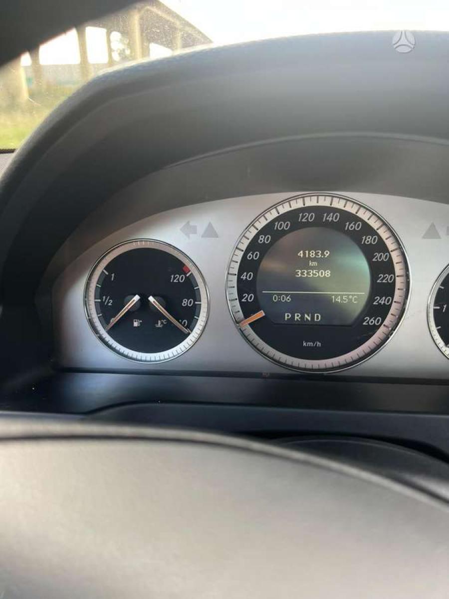 Pelēks Mercedes-Benz c-220 2007 Marijampole, ar dzinēja tilpumu 2.15 L un nobraukumu 330 tūkst. km par 2450 €, foto 7 vietnē AUTOMOTO.COM.LV