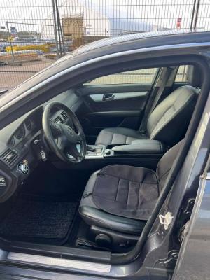 Pelēks Mercedes-Benz c-220 2007 Marijampole, ar dzinēja tilpumu 2.15 L un nobraukumu 330 tūkst. km par 2450 €, foto 11 vietnē AUTOMOTO.COM.LV