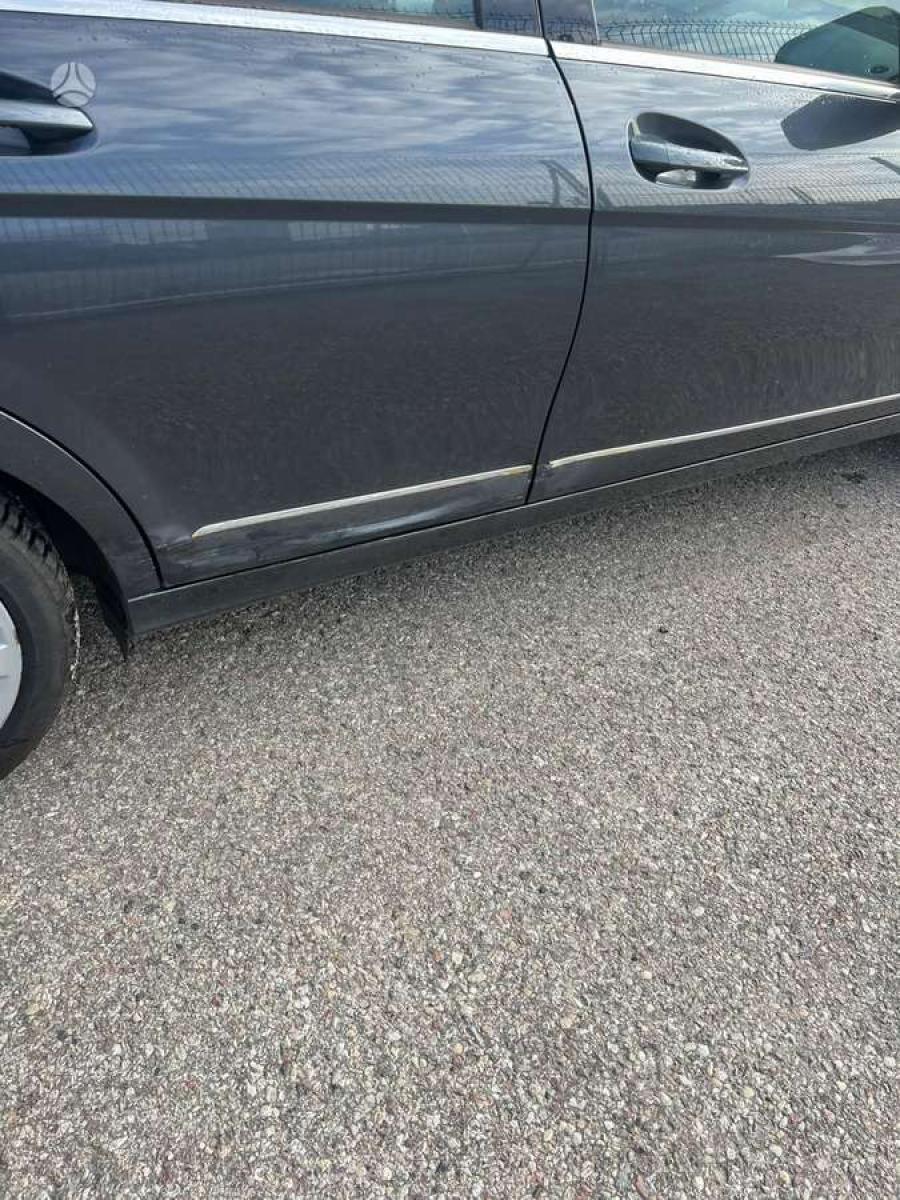 Pelēks Mercedes-Benz c-220 2007 Marijampole, ar dzinēja tilpumu 2.15 L un nobraukumu 330 tūkst. km par 2450 €, foto 14 vietnē AUTOMOTO.COM.LV