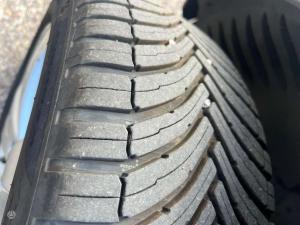 Pelēks Mercedes-Benz c-220 2007 Marijampole, ar dzinēja tilpumu 2.15 L un nobraukumu 330 tūkst. km par 2450 €, foto 16 vietnē AUTOMOTO.COM.LV
