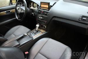 Grey Mercedes-Benz c-220 2007 in Riga, with an engine capacity of 2.20 L and mileage of 315 thousand km for 3950 €, photo 12 on AUTOMOTO.COM.LV