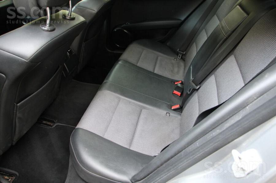 Grey Mercedes-Benz c-220 2007 in Riga, with an engine capacity of 2.20 L and mileage of 315 thousand km for 3950 €, photo 14 on AUTOMOTO.COM.LV