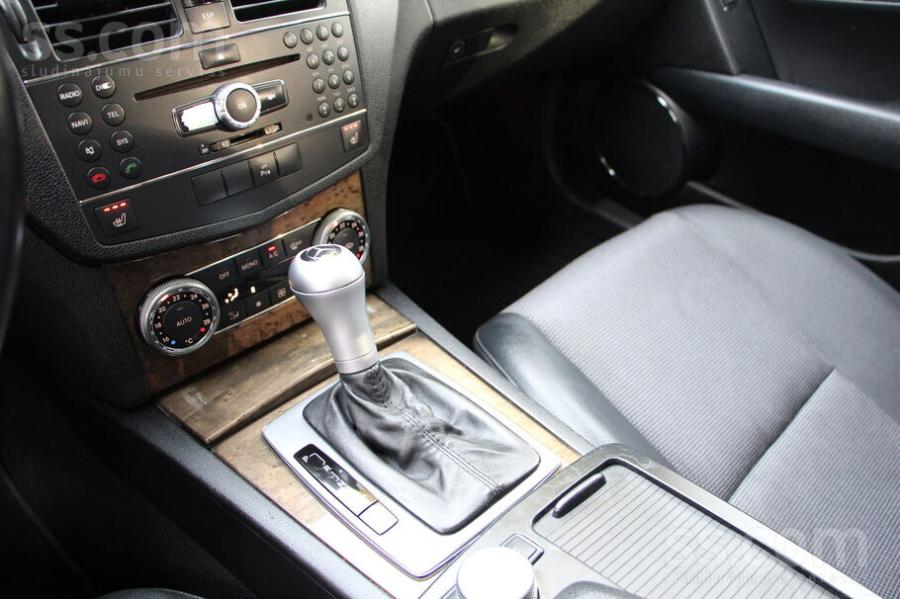 Grey Mercedes-Benz c-220 2007 in Riga, with an engine capacity of 2.20 L and mileage of 315 thousand km for 3950 €, photo 15 on AUTOMOTO.COM.LV
