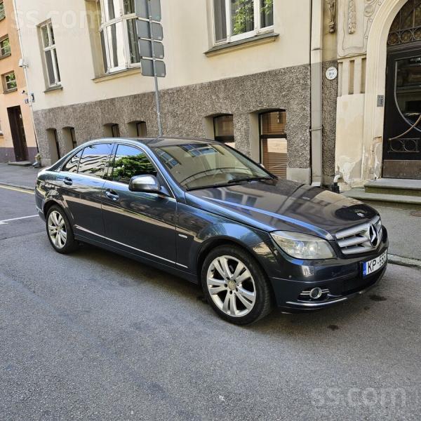 Grey Mercedes-Benz c-220 2008 in Riga, with an engine capacity of 2.20 L and mileage of 278 thousand km for 5600 €, photo 1 on AUTOMOTO.COM.LV