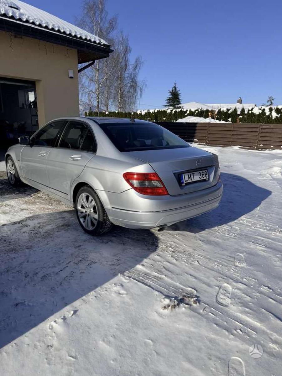 Grey Mercedes-Benz c-220 2008 in Plunge, with an engine capacity of 2.20 L and mileage of 205 thousand km for 4450 €, photo 4 on AUTOMOTO.COM.LV