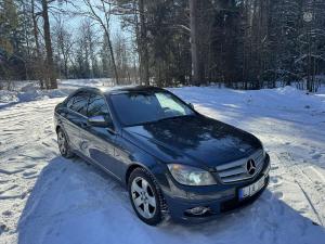 Grey Mercedes-Benz c-220 2008 in Vilnius, with an engine capacity of 2.20 L and mileage of 280 thousand km for 4199 €, photo  on AUTOMOTO.COM.LV