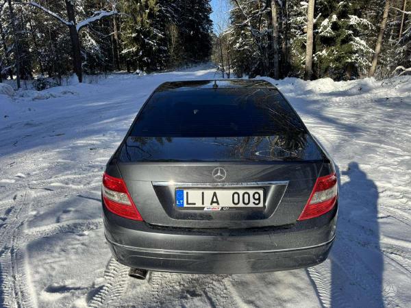 Grey Mercedes-Benz c-220 2008 in Vilnius, with an engine capacity of 2.20 L and mileage of 280 thousand km for 4199 €, photo 3 on AUTOMOTO.COM.LV
