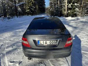 Grey Mercedes-Benz c-220 2008 in Vilnius, with an engine capacity of 2.20 L and mileage of 280 thousand km for 4199 €, photo 3 on AUTOMOTO.COM.LV