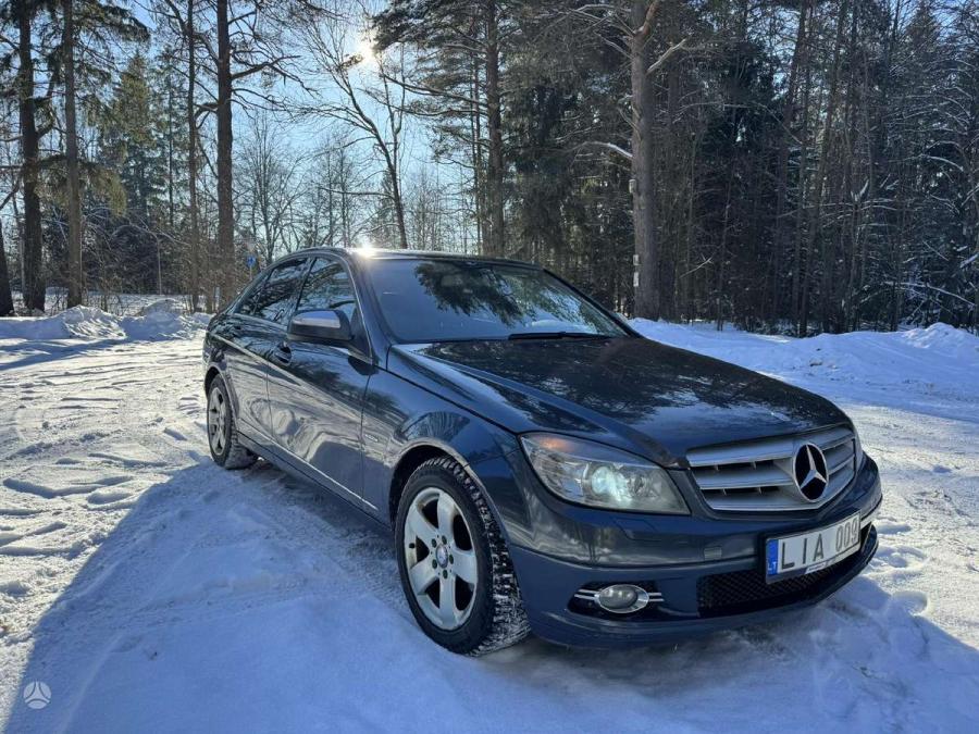 Grey Mercedes-Benz c-220 2008 in Vilnius, with an engine capacity of 2.20 L and mileage of 280 thousand km for 4199 €, photo 7 on AUTOMOTO.COM.LV
