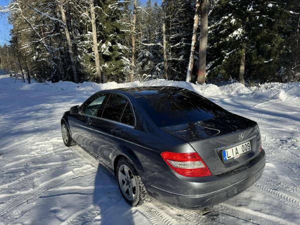 Grey Mercedes-Benz c-220 2008 in Vilnius, with an engine capacity of 2.20 L and mileage of 280 thousand km for 4199 €, photo 10 on AUTOMOTO.COM.LV