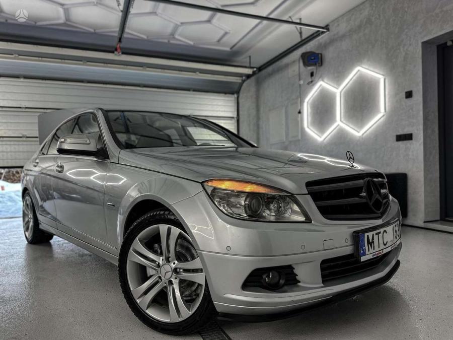 Pelēks Mercedes-Benz c-220 2008 Kauņa, ar dzinēja tilpumu 2.15 L un nobraukumu 389 tūkst. km par 5150 €, foto 2 vietnē AUTOMOTO.COM.LV