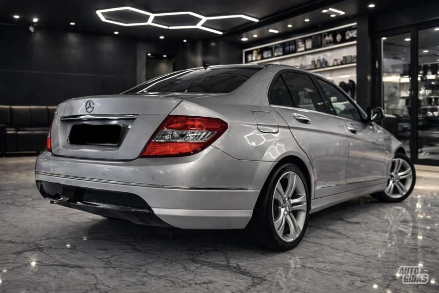 Pelēks Mercedes-Benz c-220 2008 Kauņa, ar dzinēja tilpumu 2.20 L un nobraukumu 382 tūkst. km par 5250 €, foto 5 vietnē AUTOMOTO.COM.LV