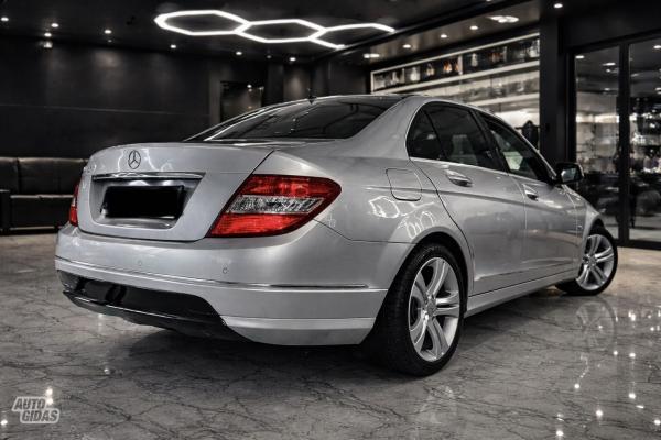 Pelēks Mercedes-Benz c-220 2008 Kauņa, ar dzinēja tilpumu 2.20 L un nobraukumu 382 tūkst. km par 5250 €, foto 6 vietnē AUTOMOTO.COM.LV