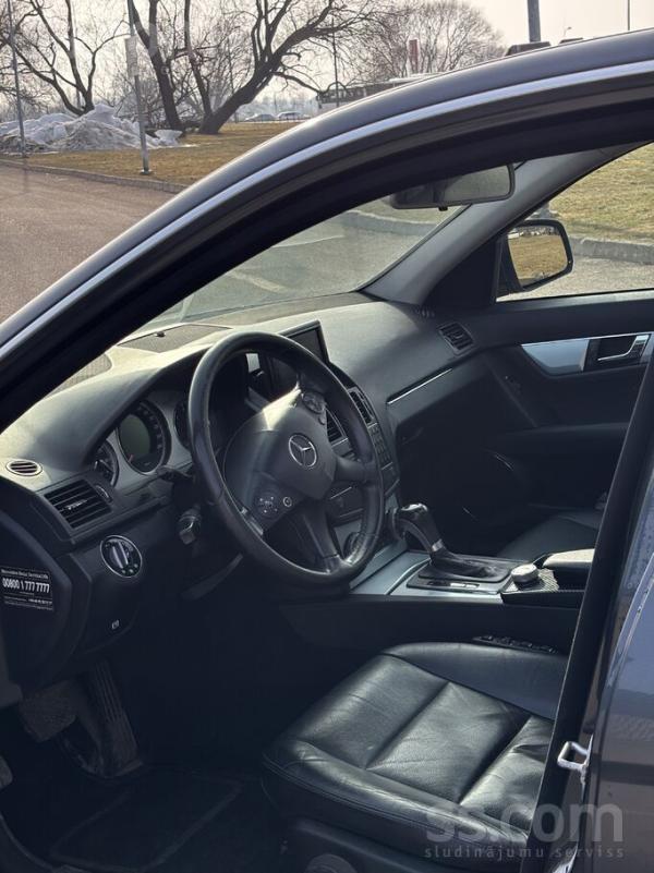 Pelēks Mercedes-Benz c-220 2008 Rīga, ar dzinēja tilpumu 2.20 L un nobraukumu 359 tūkst. km par 5550 €, foto 5 vietnē AUTOMOTO.COM.LV