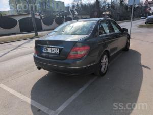 Pelēks Mercedes-Benz c-220 2008 Rīga, ar dzinēja tilpumu 2.20 L un nobraukumu 335 tūkst. km par 4450 €, foto 4 vietnē AUTOMOTO.COM.LV