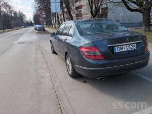 Pelēks Mercedes-Benz c-220 2008 Rīga, ar dzinēja tilpumu 2.20 L un nobraukumu 335 tūkst. km par 4450 €, foto 5 vietnē AUTOMOTO.COM.LV