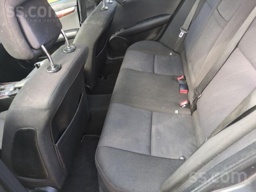 Pelēks Mercedes-Benz c-220 2008 Rīga, ar dzinēja tilpumu 2.20 L un nobraukumu 335 tūkst. km par 4450 €, foto 7 vietnē AUTOMOTO.COM.LV