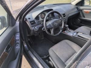 Pelēks Mercedes-Benz c-220 2008 Rīga, ar dzinēja tilpumu 2.20 L un nobraukumu 335 tūkst. km par 4450 €, foto 8 vietnē AUTOMOTO.COM.LV