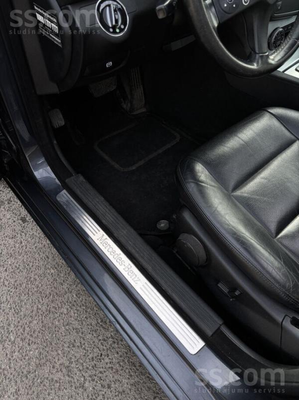 Grey Mercedes-Benz c-220 2008 in Riga, with an engine capacity of 2.20 L and mileage of 360 thousand km for 4900 €, photo 5 on AUTOMOTO.COM.LV