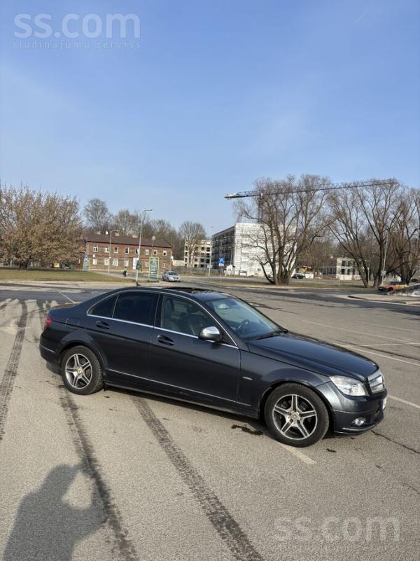 Grey Mercedes-Benz c-220 2008 in Riga, with an engine capacity of 2.20 L and mileage of 360 thousand km for 4900 €, photo 6 on AUTOMOTO.COM.LV