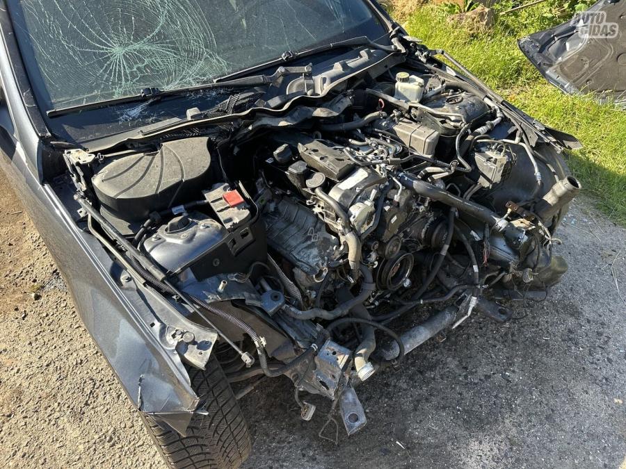 Grey Mercedes-Benz c-220 2008 in Kaunas, with an engine capacity of 2.10 L and mileage of 240 thousand km for 1000 €, photo 8 on AUTOMOTO.COM.LV