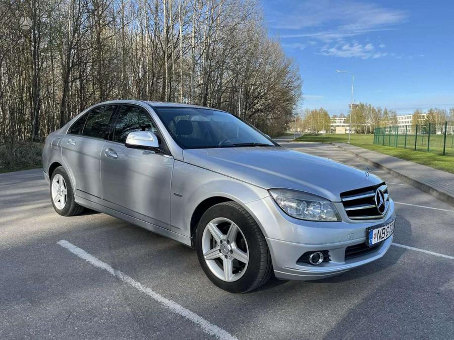 Pelēks Mercedes-Benz c-220 2008 Kaišiadorys, ar dzinēja tilpumu 2.15 L un nobraukumu 357 tūkst. km par 4999 €, foto 1 vietnē AUTOMOTO.COM.LV