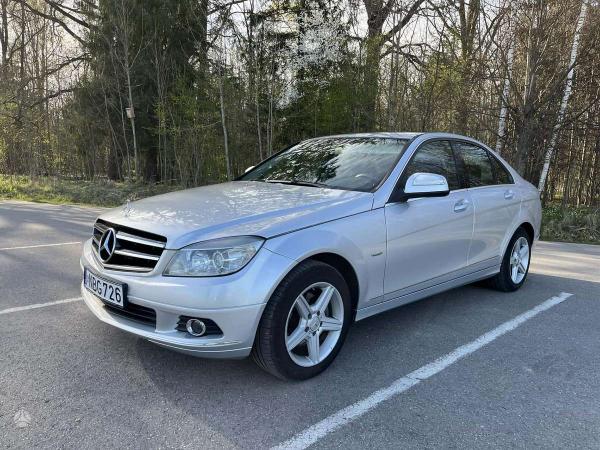 Pelēks Mercedes-Benz c-220 2008 Kaišiadorys, ar dzinēja tilpumu 2.15 L un nobraukumu 357 tūkst. km par 4999 €, foto 2 vietnē AUTOMOTO.COM.LV