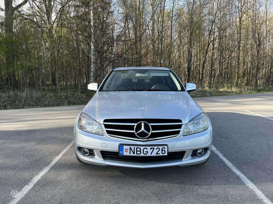 Pelēks Mercedes-Benz c-220 2008 Kaišiadorys, ar dzinēja tilpumu 2.15 L un nobraukumu 357 tūkst. km par 4999 €, foto 4 vietnē AUTOMOTO.COM.LV