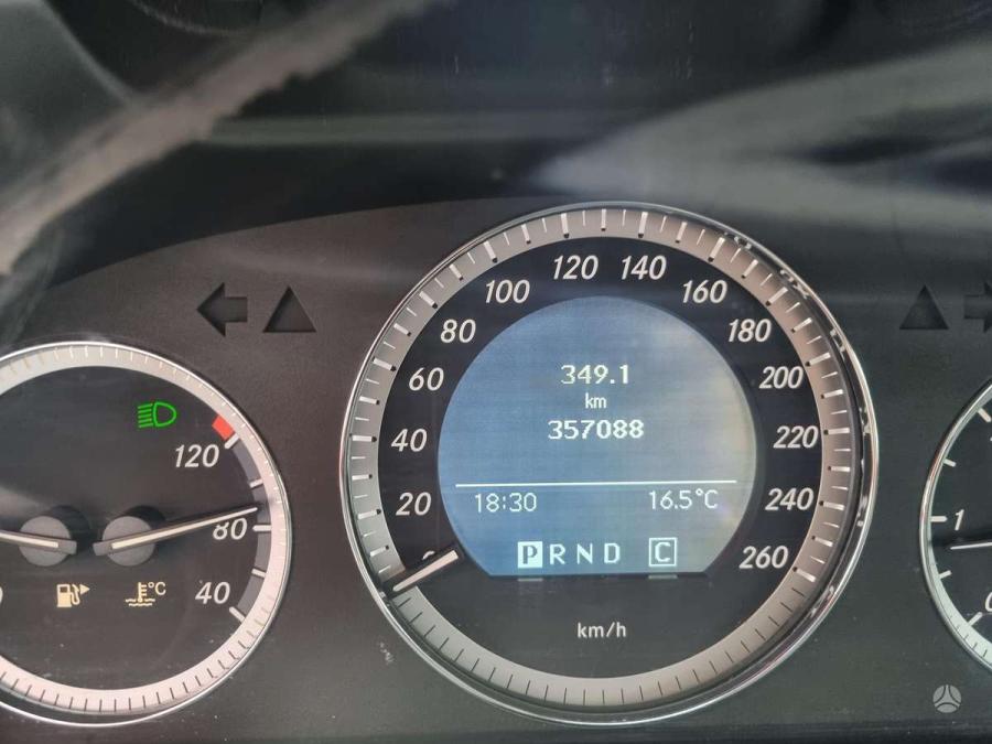 Pelēks Mercedes-Benz c-220 2008 Kaišiadorys, ar dzinēja tilpumu 2.15 L un nobraukumu 357 tūkst. km par 4999 €, foto 14 vietnē AUTOMOTO.COM.LV