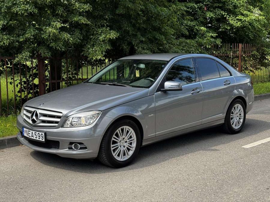 Pelēks Mercedes-Benz c-220 2008 Kauņa, ar dzinēja tilpumu 2.15 L un nobraukumu 168 tūkst. km par 5750 €, foto 3 vietnē AUTOMOTO.COM.LV
