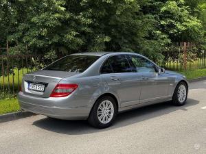 Pelēks Mercedes-Benz c-220 2008 Kauņa, ar dzinēja tilpumu 2.15 L un nobraukumu 168 tūkst. km par 5750 €, foto 4 vietnē AUTOMOTO.COM.LV